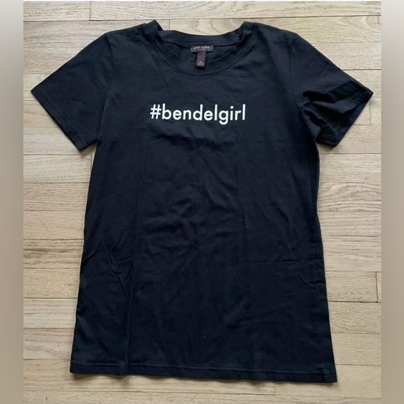 henri bendel | Tops | Henri Bendel Euc Women Bendel Girlgraphic Tshirt ...